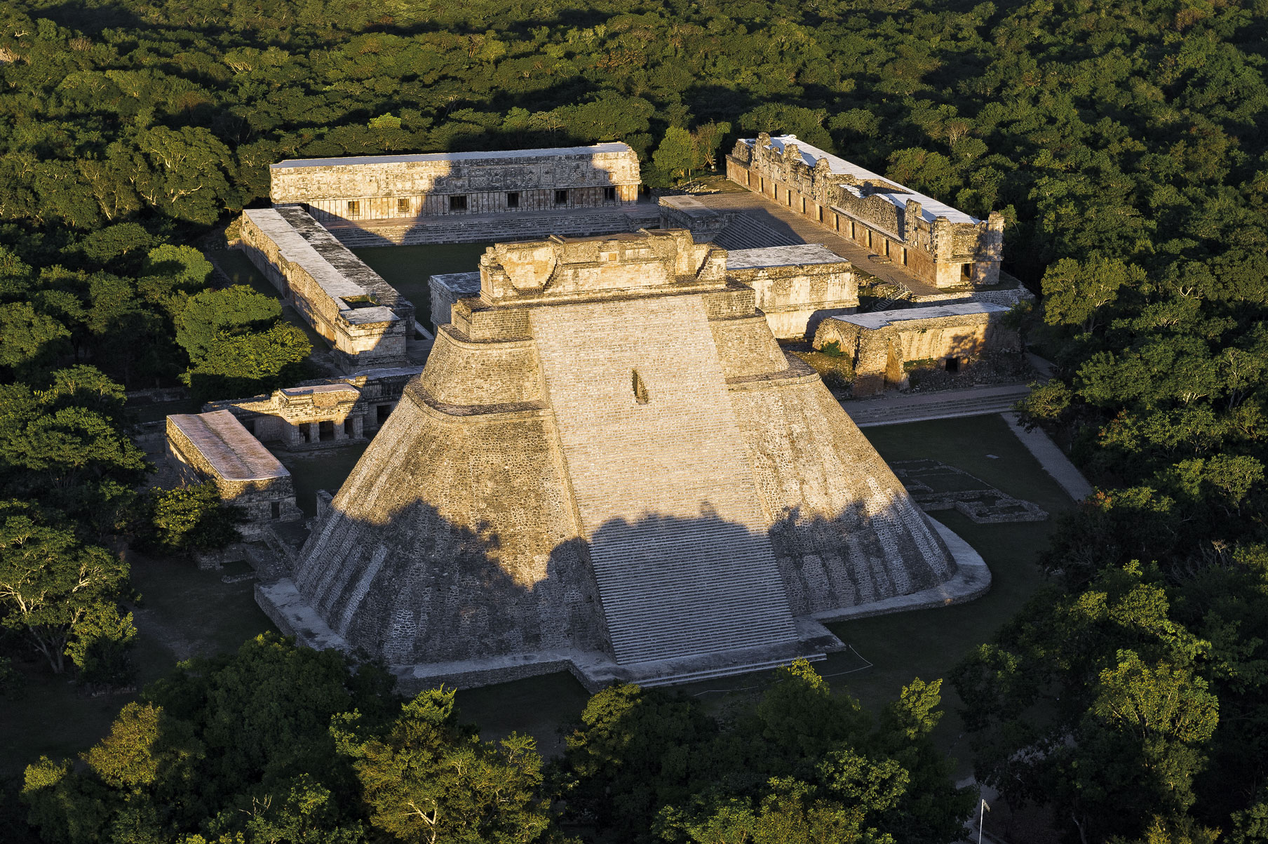Uxmal: Descubriendo la majestuosidad de la arquitectura Puuc Maya ...